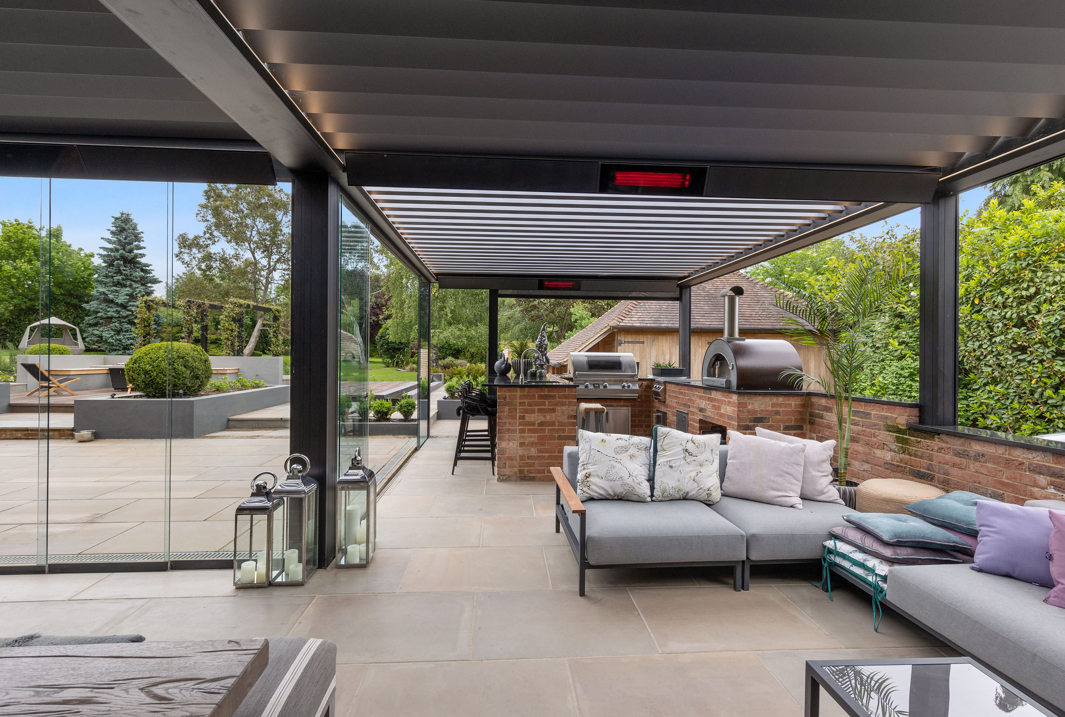 Bespoke Outdoor Kitchens | Design & Install | Fire Magic UK